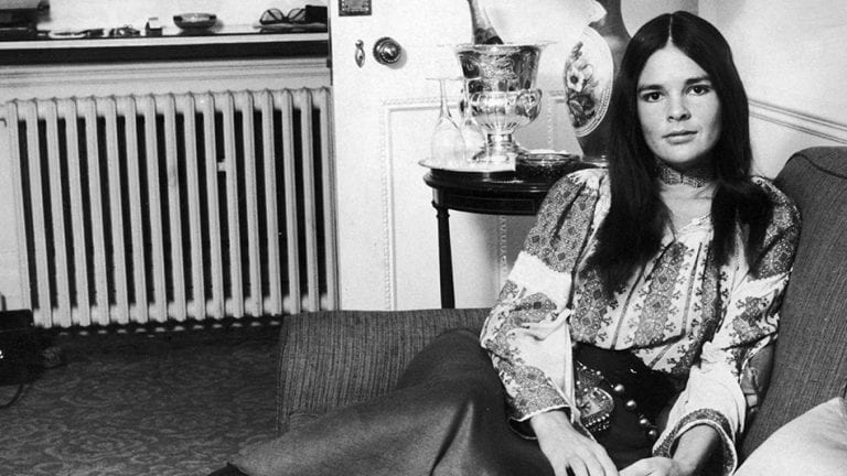 Ali MacGraw Bio, Movies, Net worth! - WhiteOut Press