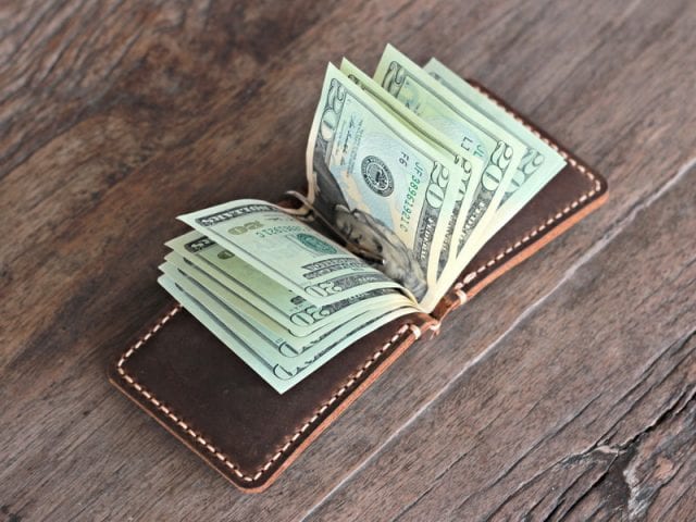 A Guide to Use A Money Clip for The Modern Men - WhiteOut Press