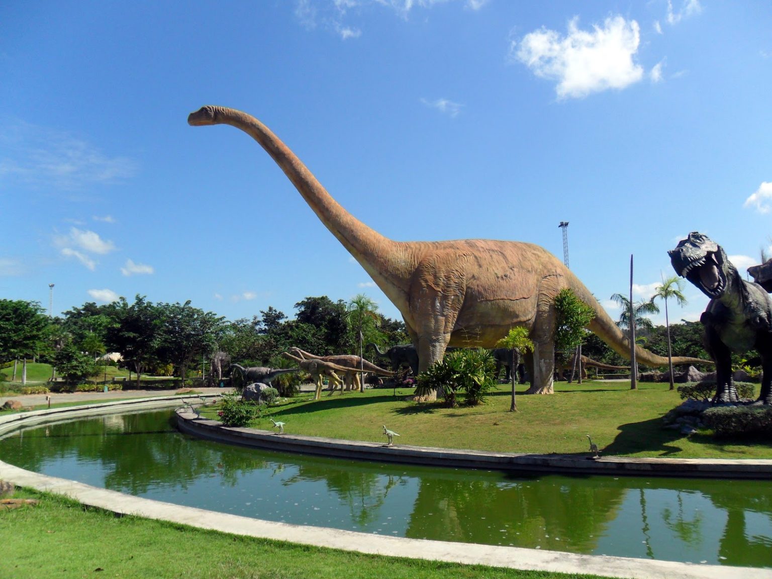 The Best Dinosaur Themed Places You Can Visit WhiteOut Press the-best-dinosaur-themed-places-you-can-visit-whiteout-press